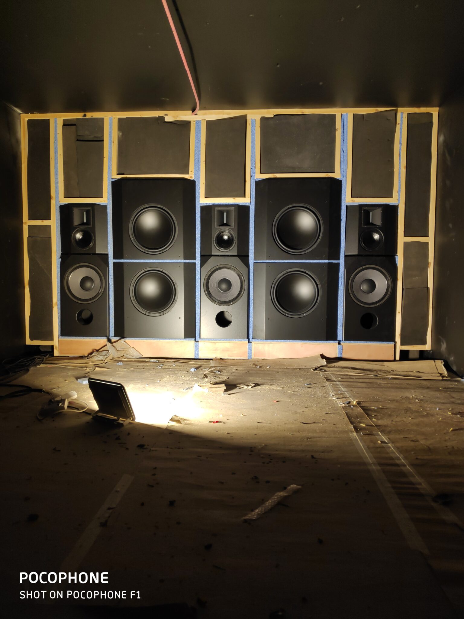 Thx Baffle Wall - סינמארט - Cinemart